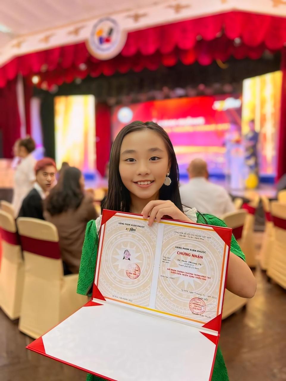 Vương Gia Như và Vicky Phương Vy: Cùng Hội Ngộ Trên Con Đường Nghệ Thuật